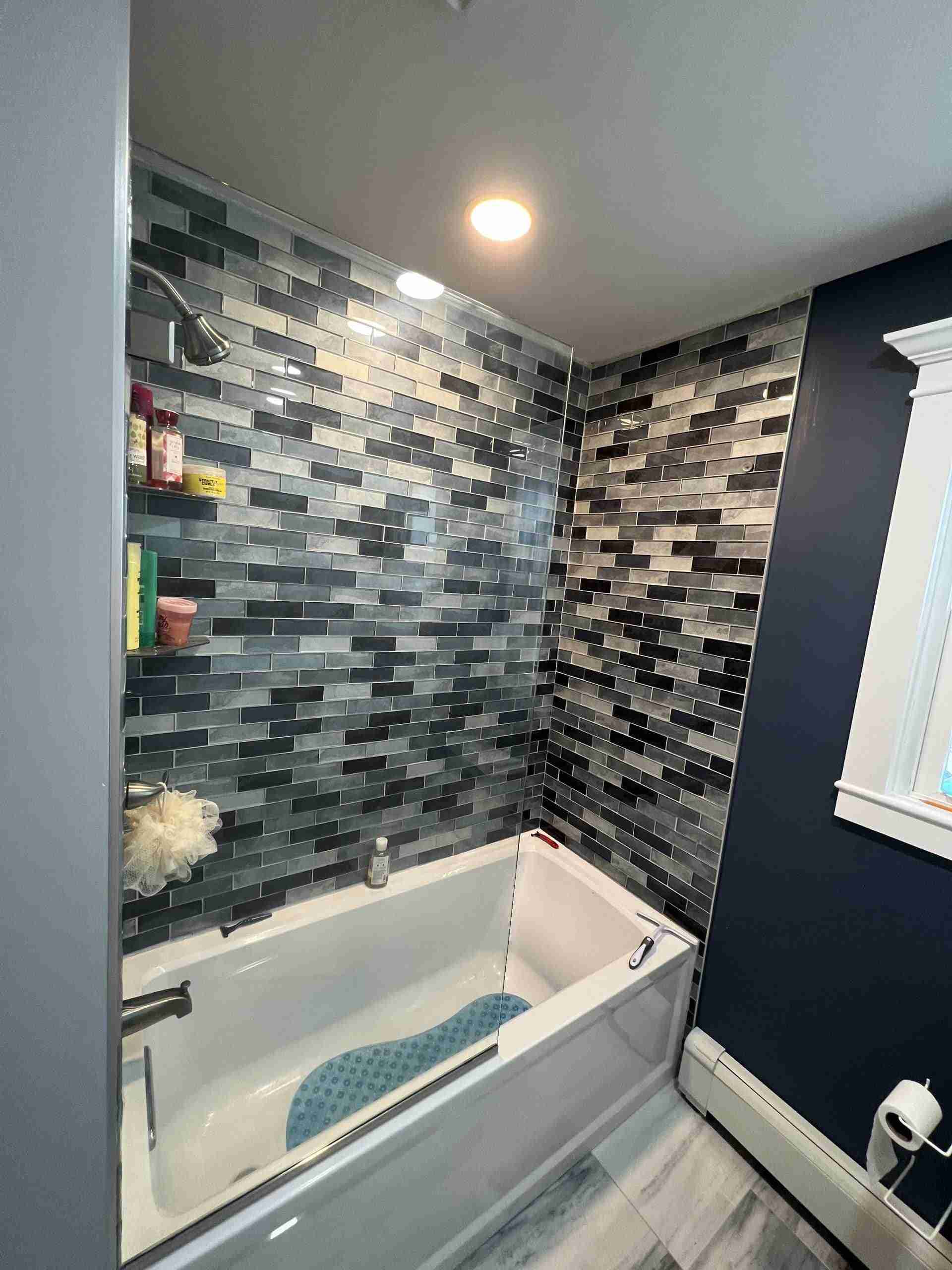 Shower Glass Spray Panel New Jersey - Accurate Glass & Mirror